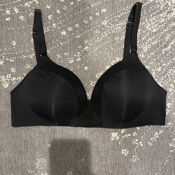 Lively | Intimates & Sleepwear | Lively Mesh Trim No Wire Black Bra ...